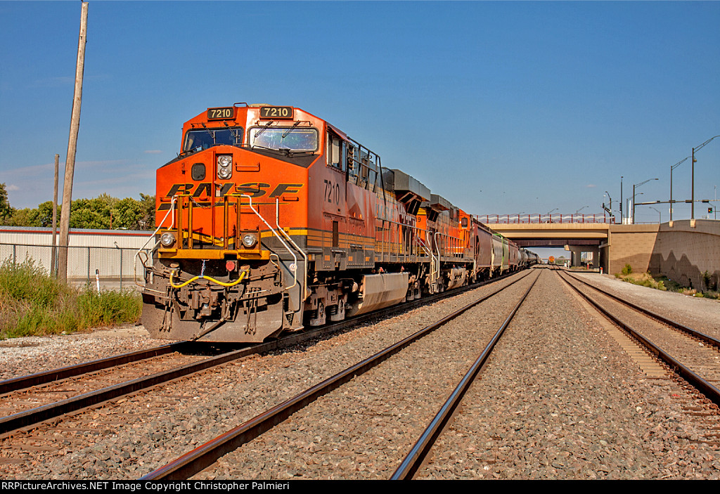 BNSF 7210 Leads H-WLMKCK1-26